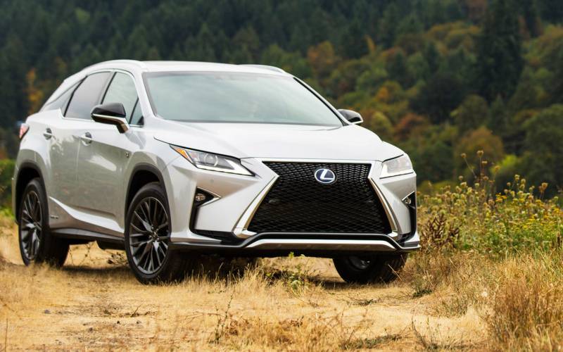Comparison - Lexus RX 450h F SPORT 2018 - vs - Lexus RX 450h 2017 | SUV Drive
